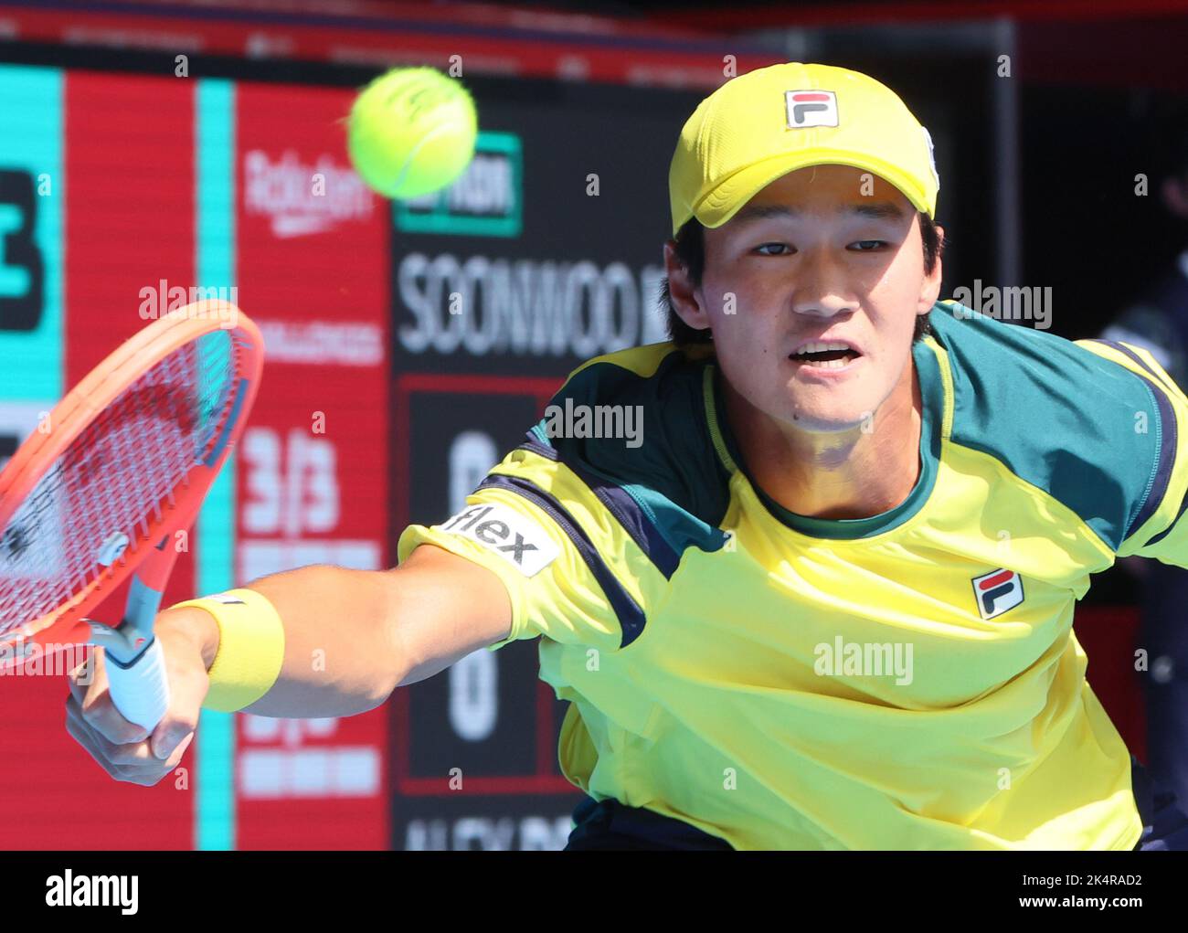 Tokyo, Japan. 4th Oct, 2022. Kwon Soonwoo of South Korea returns the ...