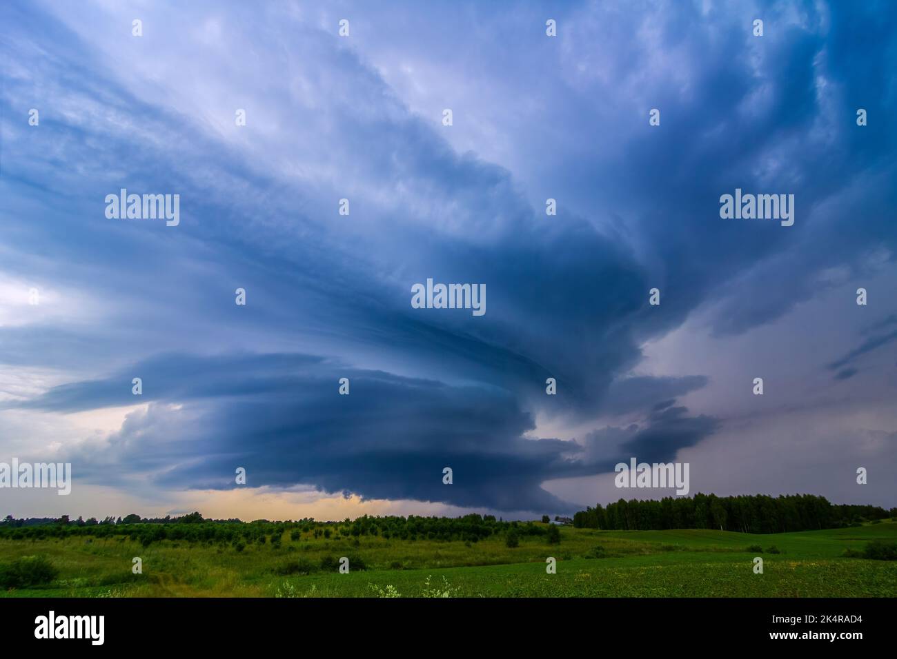 Storm clouds over field, storm cell, extreme weather, dangerous storm ...