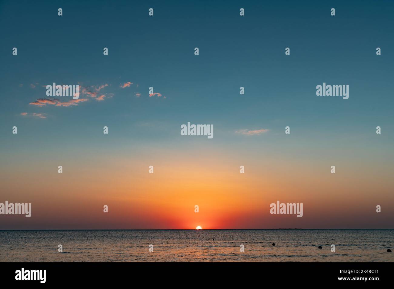 Beautiful sunsets on the North Sea. Sun on the horizon Stock Photo - Alamy