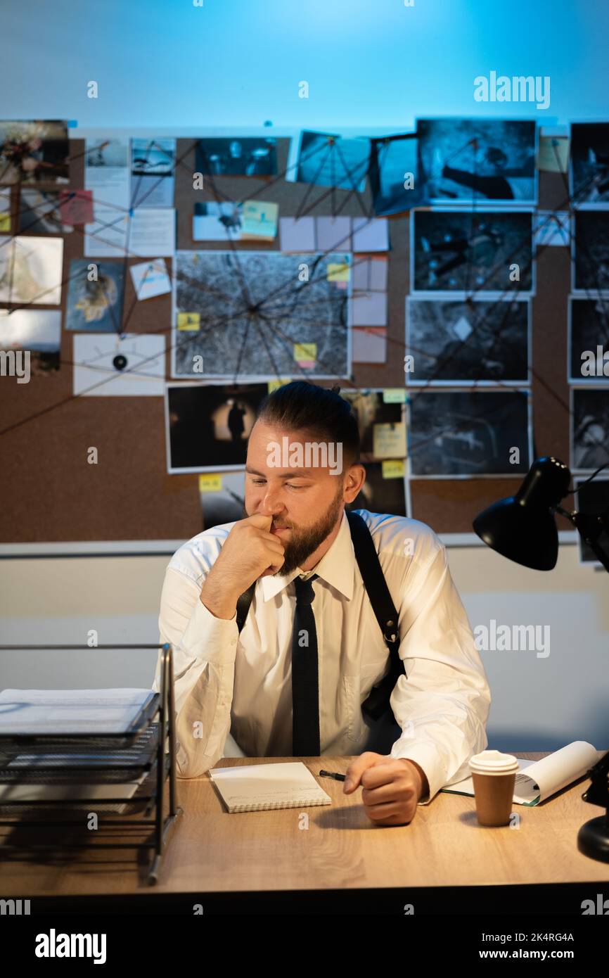 Hispanic police detective hi-res stock photography and images - Alamy