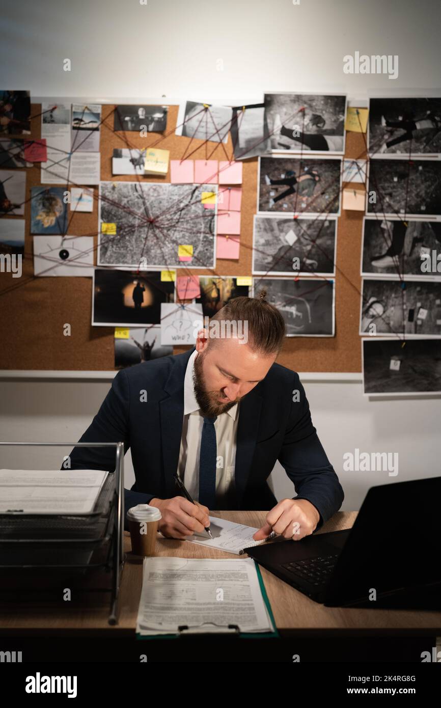 Detective desk hi-res stock photography and images - Alamy