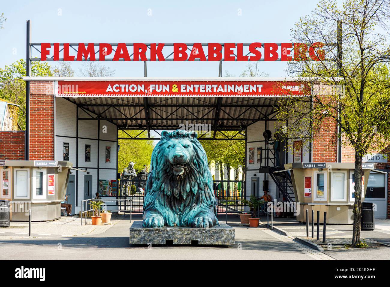 Filmpark Babelsberg in Potsdam, London lion from the film "Around the World in 80 Days Stock ...