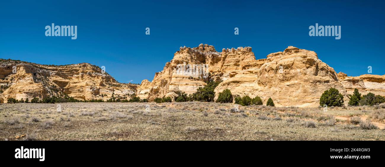 Sandstone rock formations near Swasey Cabin, Sinbad Country, San Rafael ...