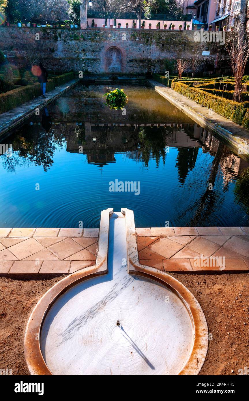 The alhambra water fountains hi-res stock photography and images - Alamy