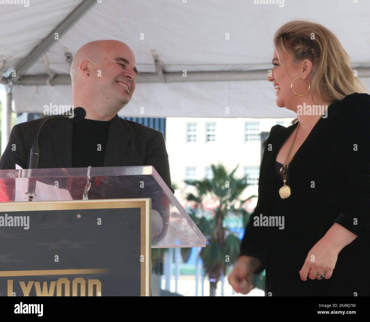 LOS ANGELES - SEP 19: Jason Halbert, Kelly Clarkson at the Kelly ...