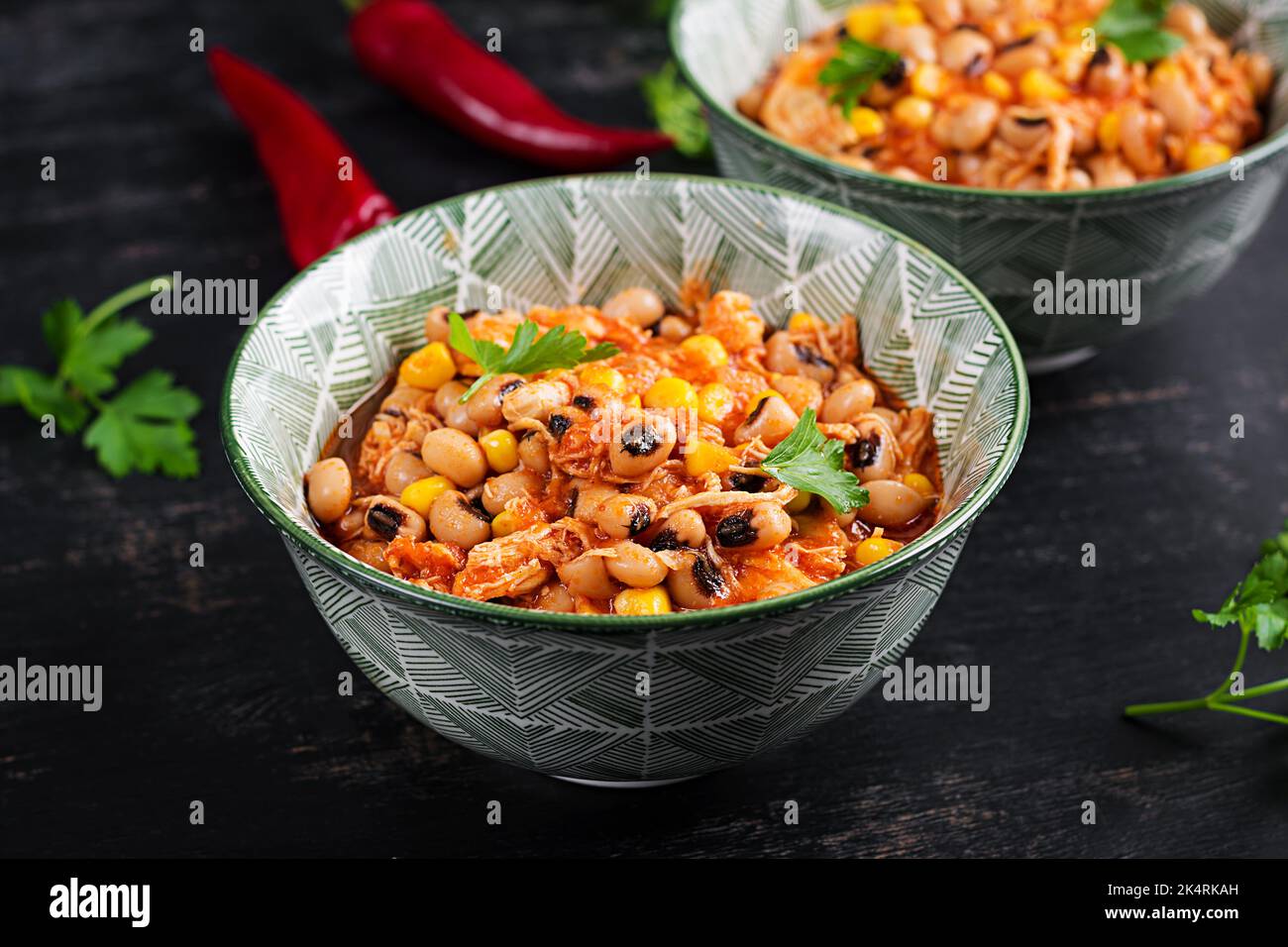 Chili con carne in bowl - traditional dish of mexican cuisine Stock ...