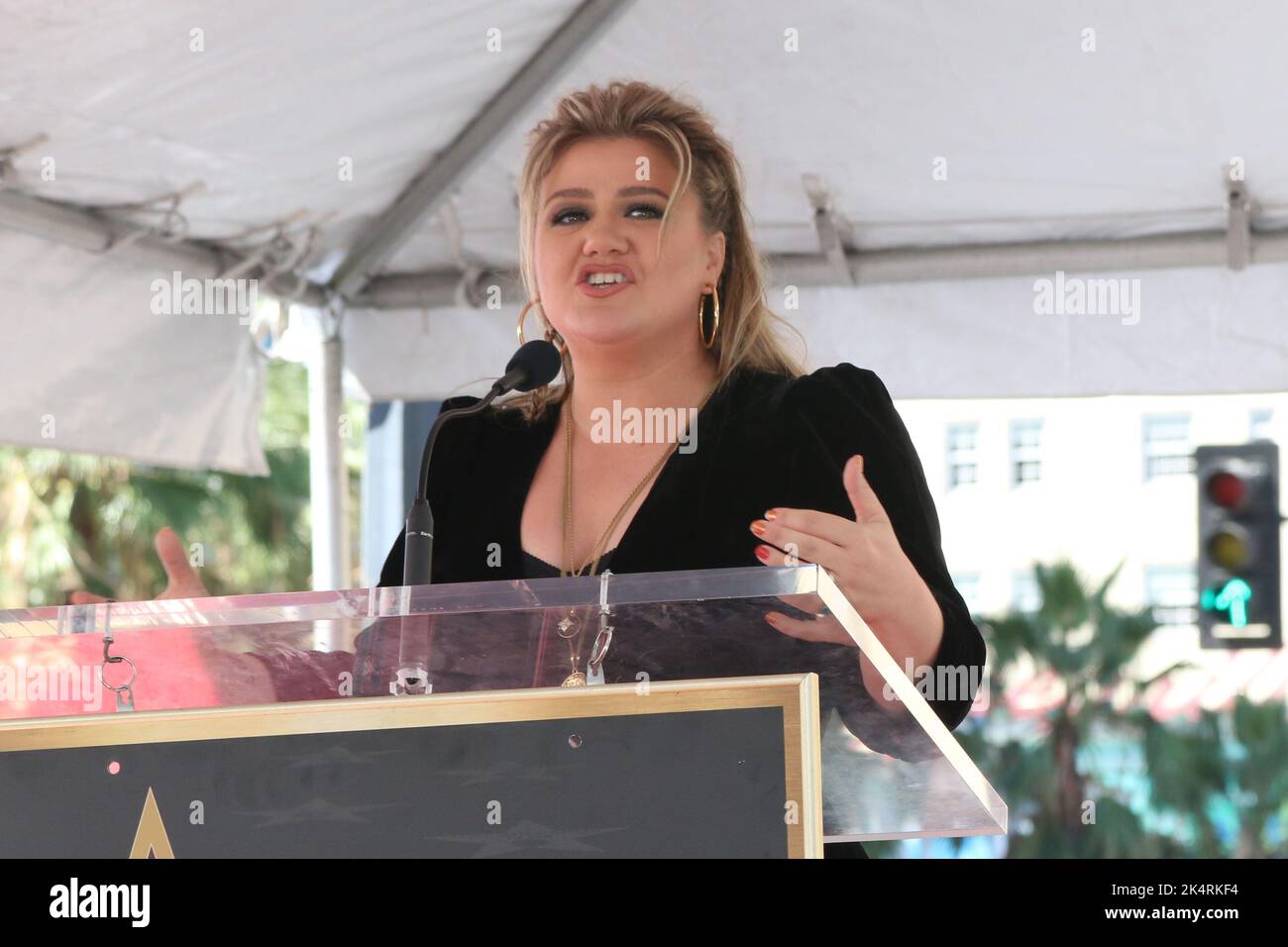 Kelly clarkson star ceremony hi-res stock photography and images - Alamy
