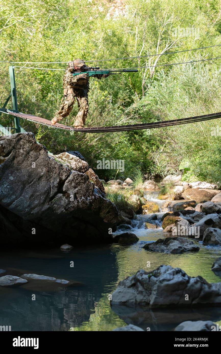Marine sniper aims target hi-res stock photography and images - Alamy