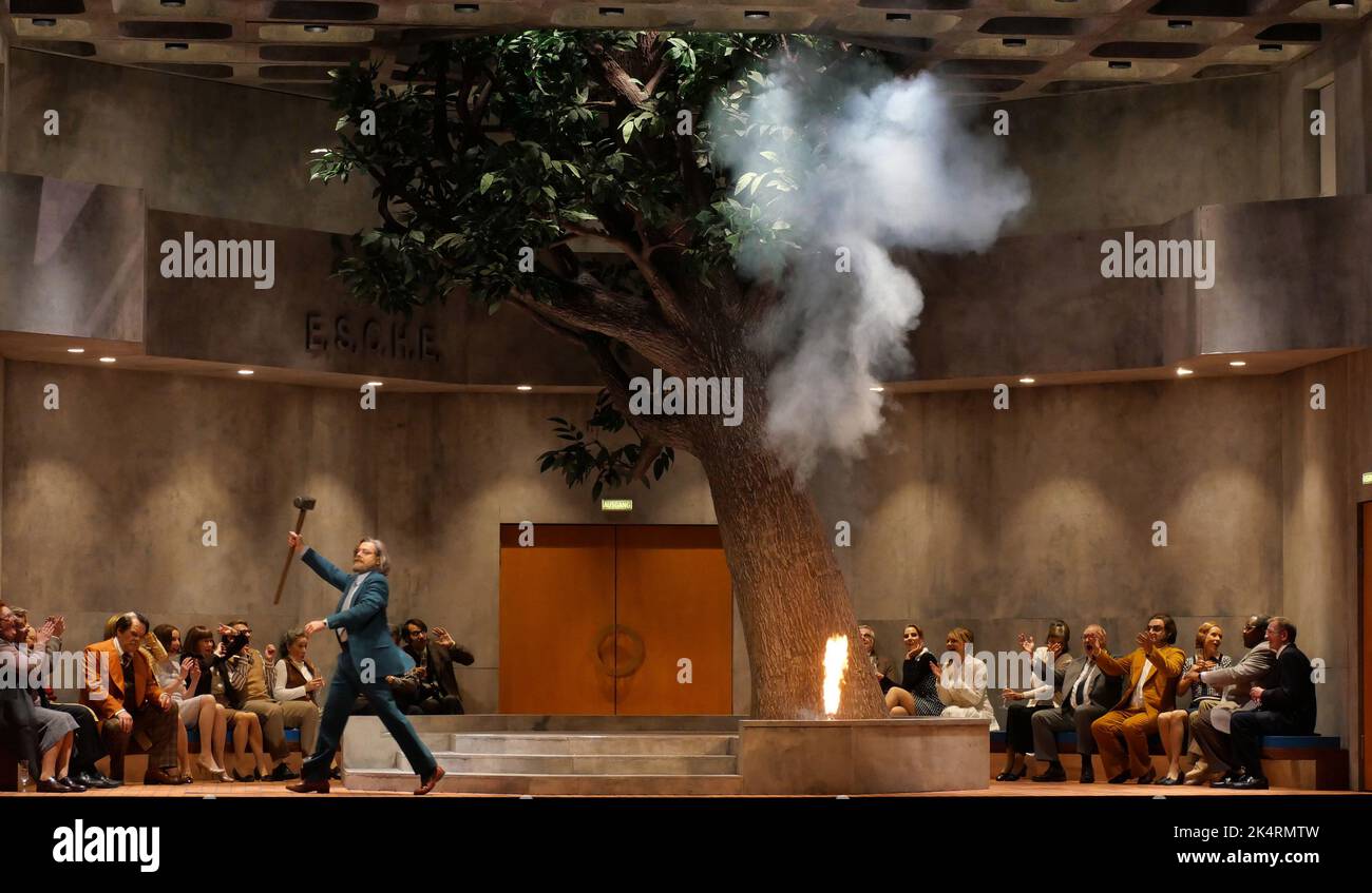 Berlin, Germany. 03rd Oct, 2022. Singer Lauri Vasar (Donner, blue suit ...