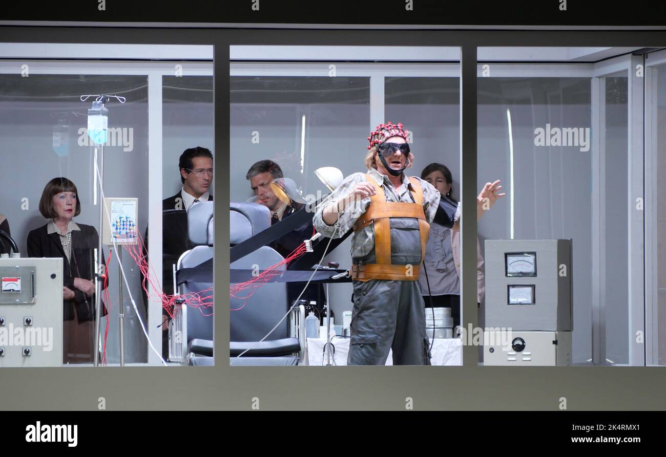 Berlin, Germany. 03rd Oct, 2022. Singer Johannes Martin Kränzle ...