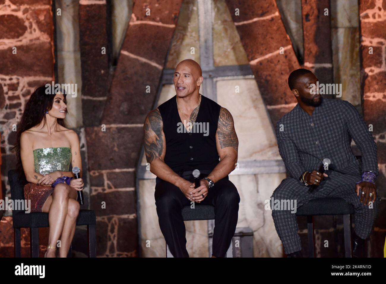 Mexico City Mexico 3rd Oct 2022 Sarah Shahi Dwayne Johnson Aldis