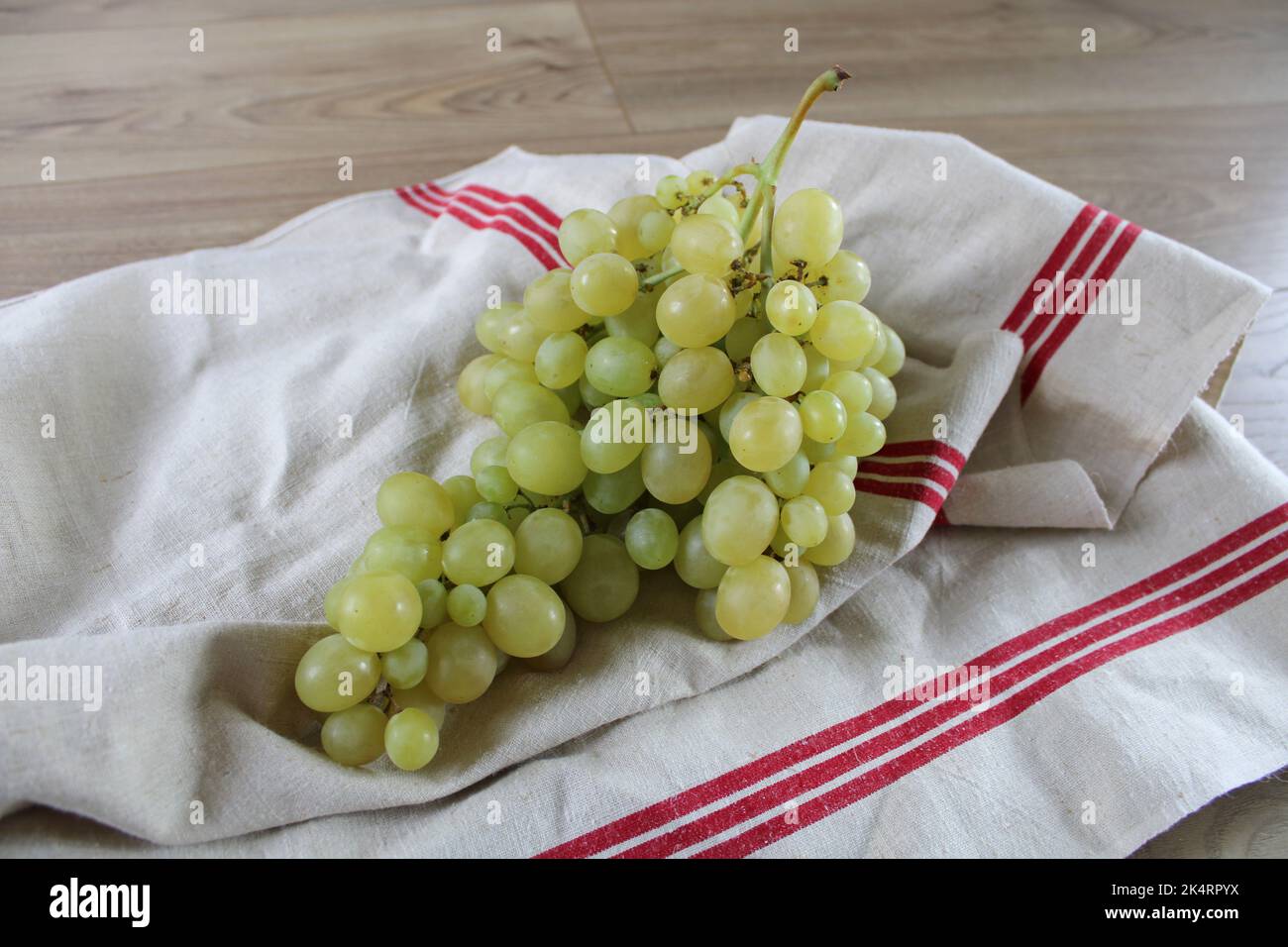 Grappe de raisins italia Stock Photo - Alamy