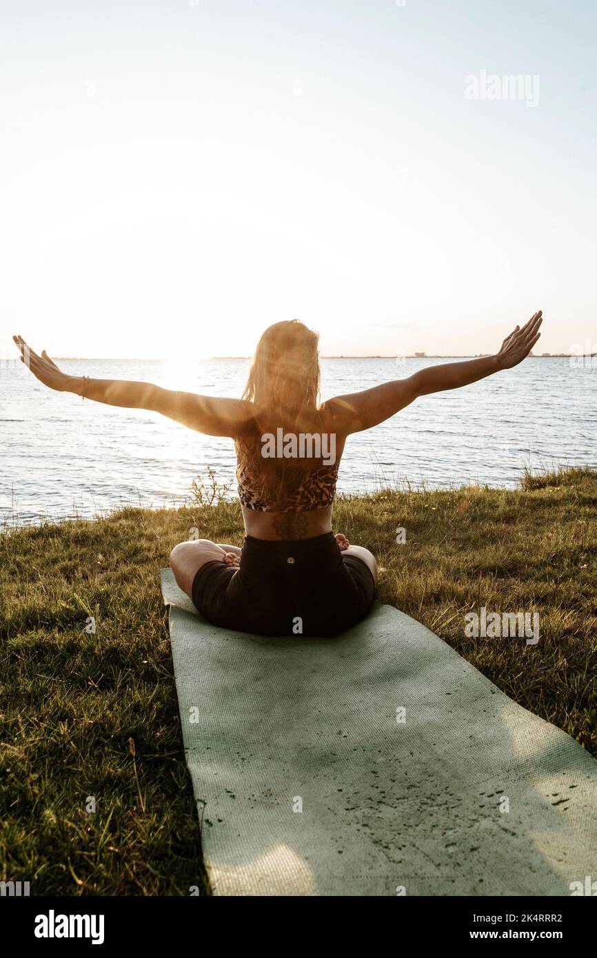 Aerial view woman doing yoga hi-res stock photography and images - Alamy