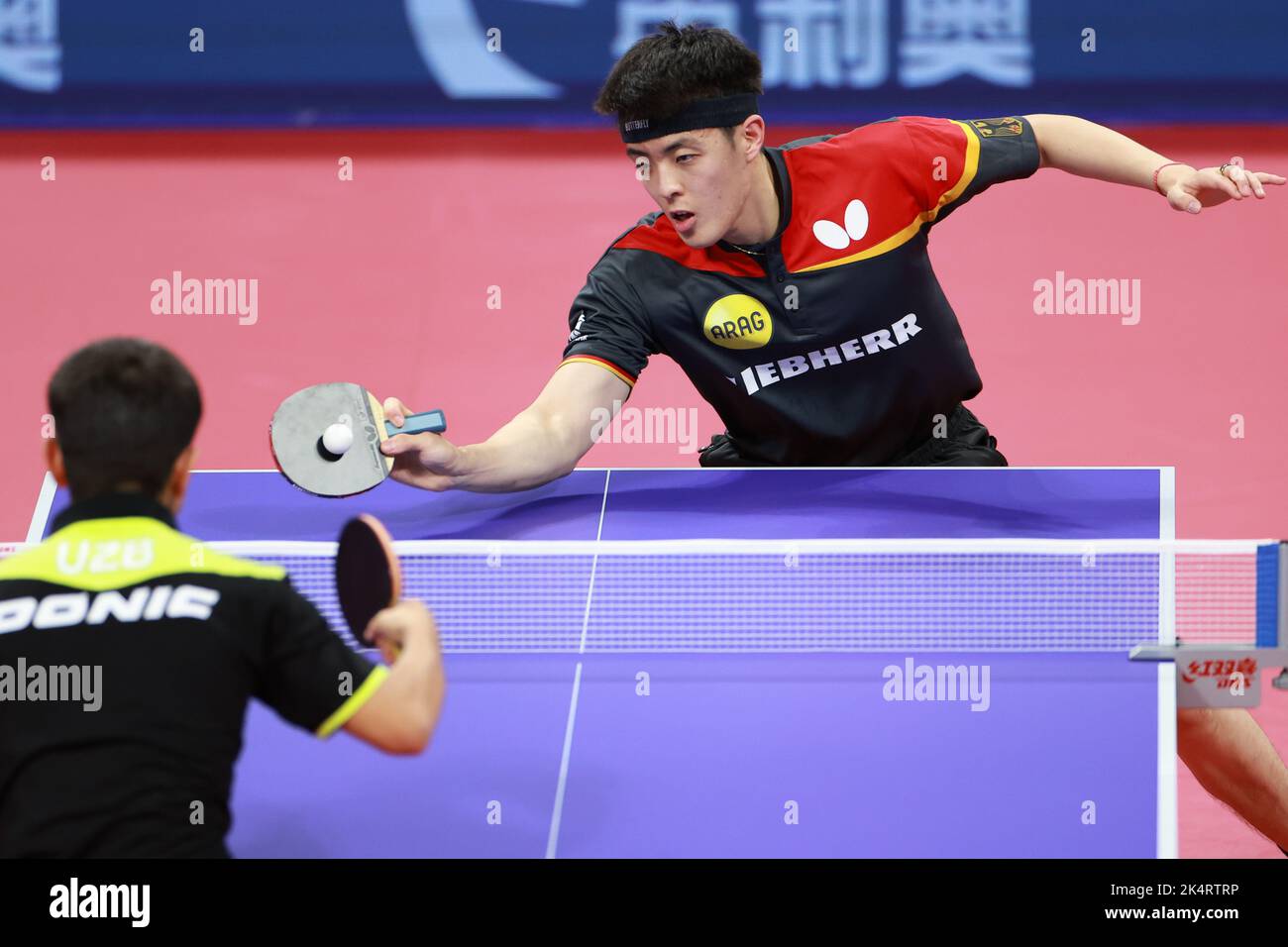 Chengdu, China's Sichuan Province. 4th Oct, 2022. Qiu Dang (R) of ...