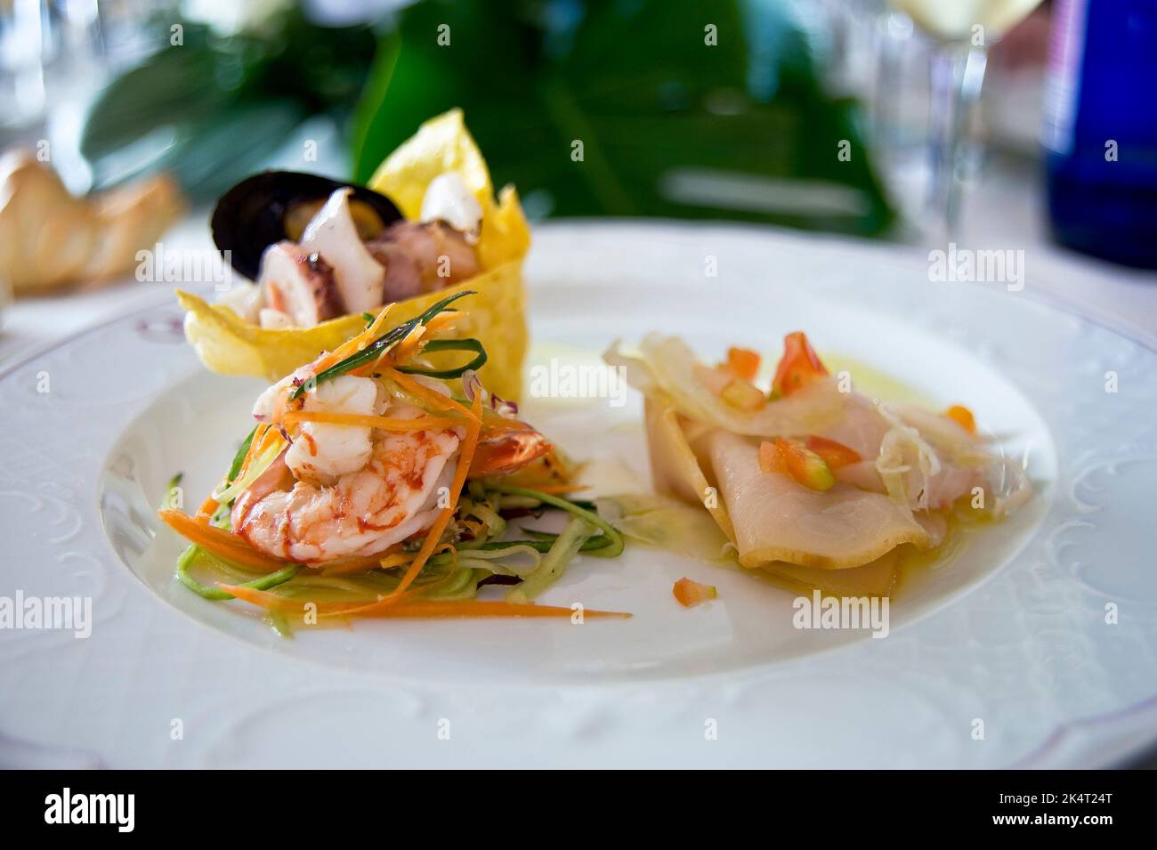 Steamed prawn hi-res stock photography and images - Alamy