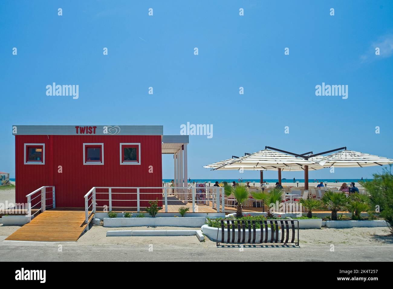 Twist Bar, New Kiosk, Poetto, Cagliari, Sardinia, Italy Stock Photo - Alamy