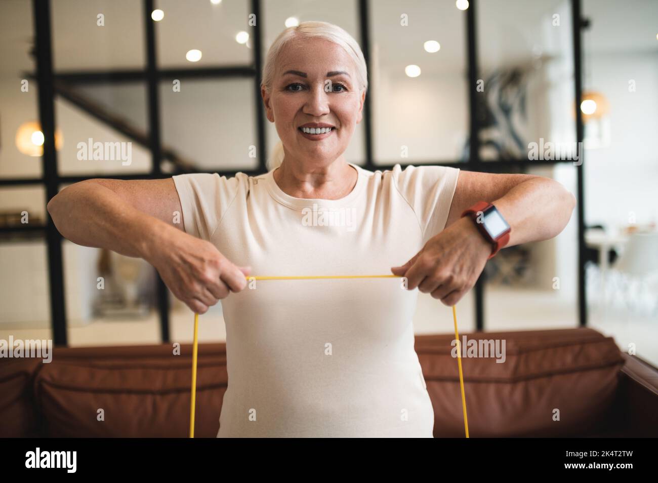 Upper female body hi-res stock photography and images - Alamy