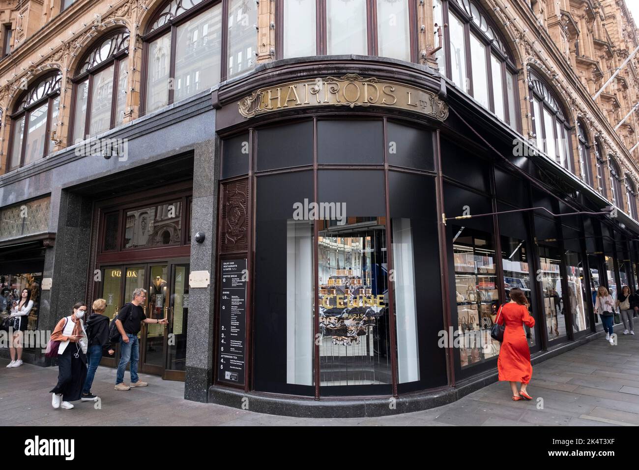 Harrods department store in the exclusive area of Knightsbridge on 7th ...