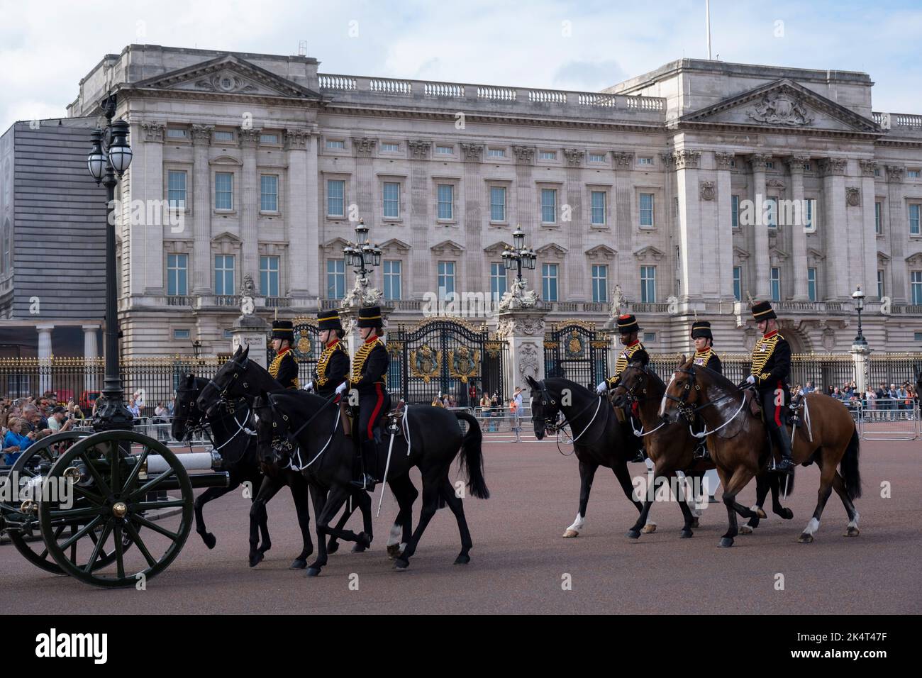 Horse drawn guns of the Kings Troop Royal Horse Artillery pass ...