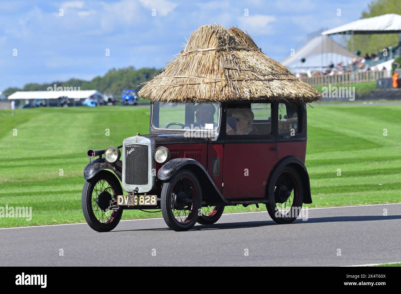 Austin 7 thatched saloon hi-res stock photography and images - Alamy