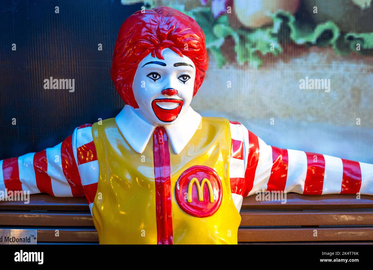 MUMBAI - SEP 23: Ronald McDonald clown on a bench at The McDonalds ...