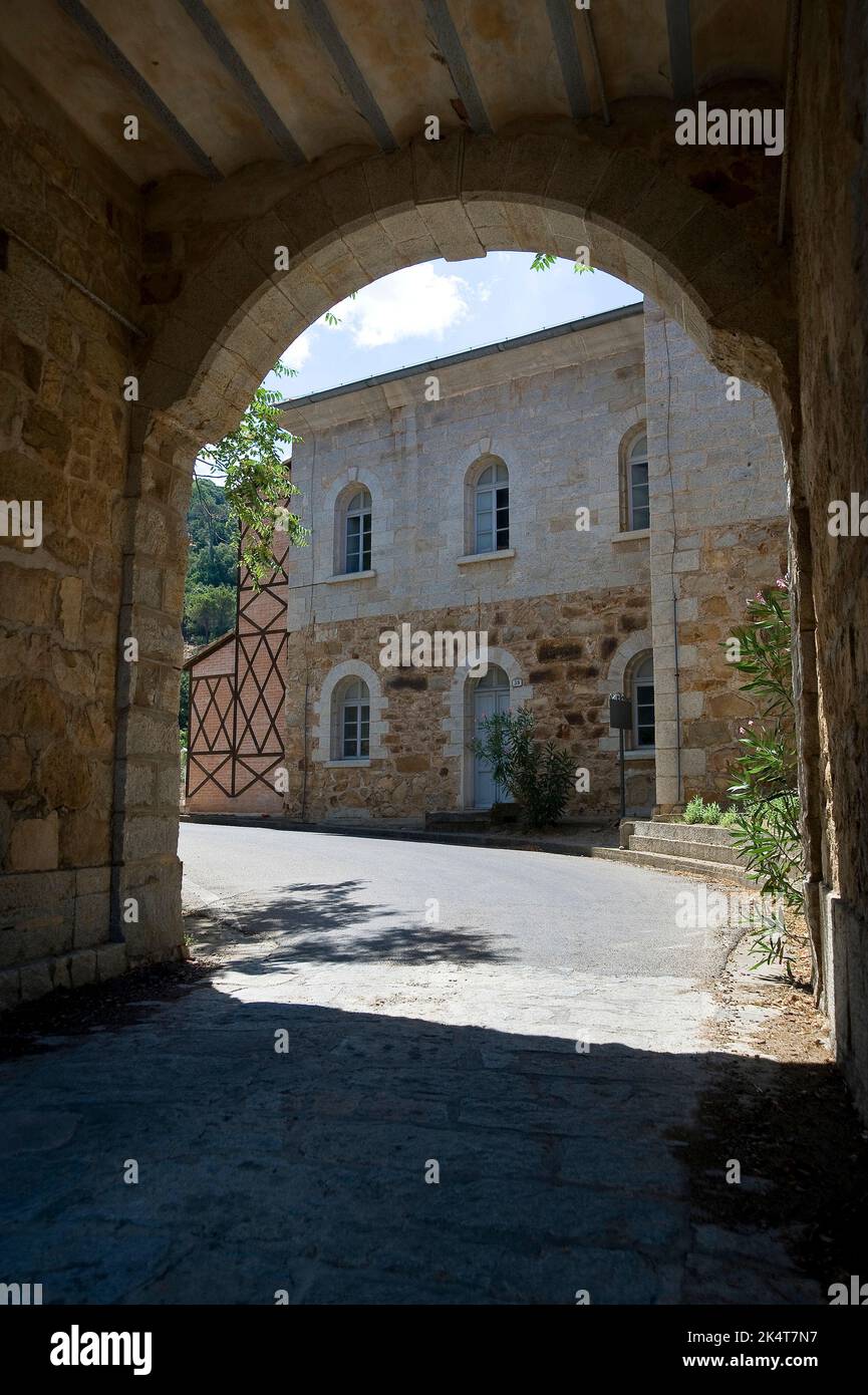 Castello medio hi-res stock photography and images - Alamy