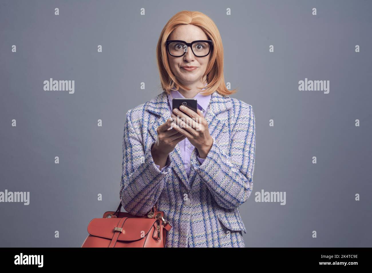 Woman hypnotized phone hi-res stock photography and images - Alamy