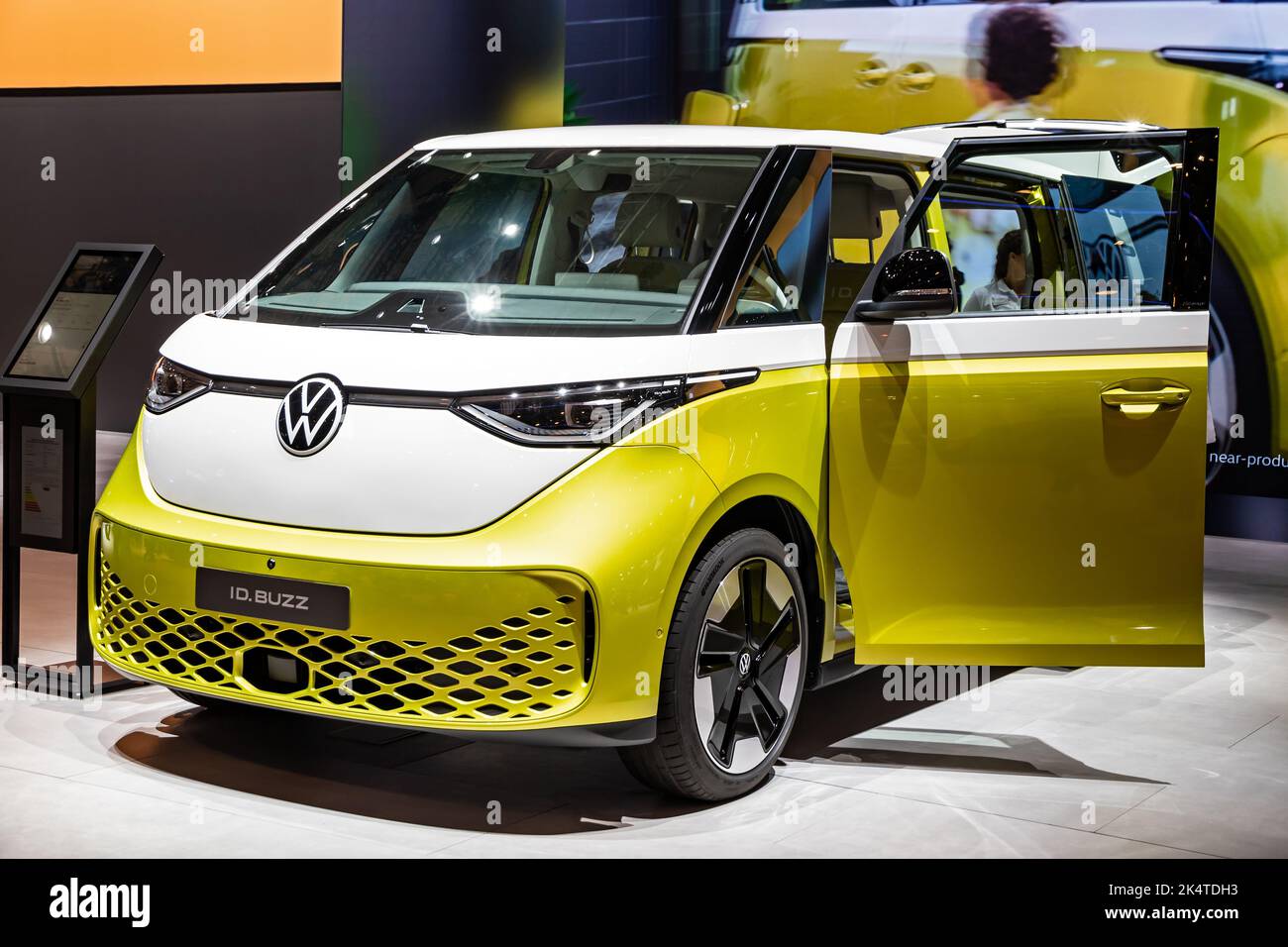 New Volkswagen ID Buzz electric van presented at the Hannover IAA ...