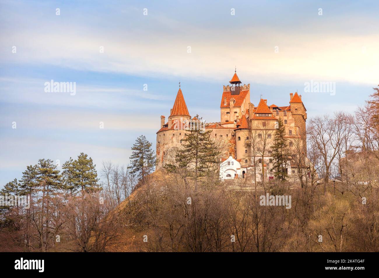 Beautiful panoramic view of Dracula Bran medieval castle in the sunset ...