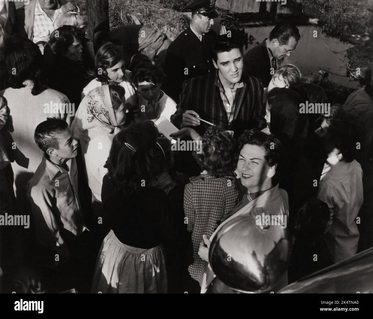 1950s elvis fans hi-res stock photography and images - Alamy