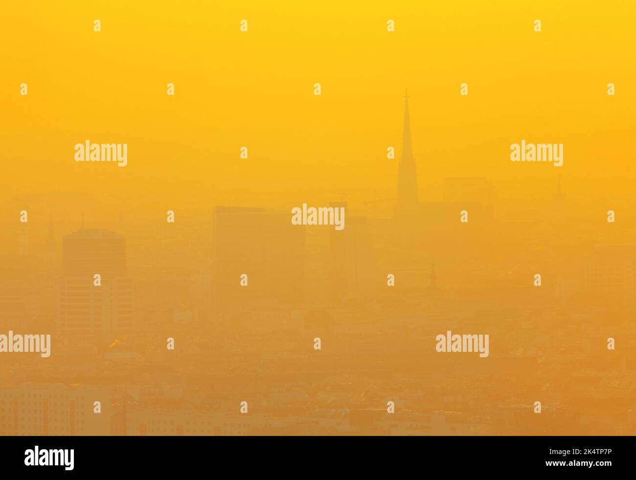 Yellow fog over the city . Dense haze in town Stock Photo - Alamy