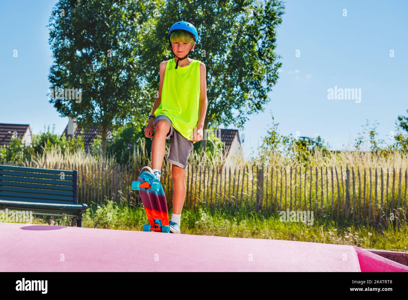 Skater boy hi-res stock photography and images - Alamy