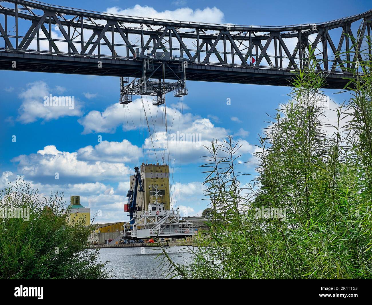 High speed floating bridge hi-res stock photography and images - Alamy