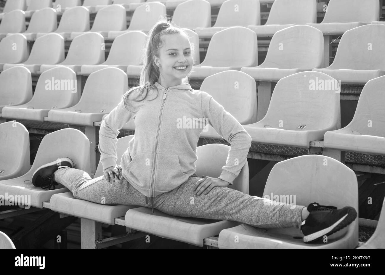 Gymnastics Flexible Choice Flexible Teen Gymnast Do Splits On Stadium Seats Gymnastic 