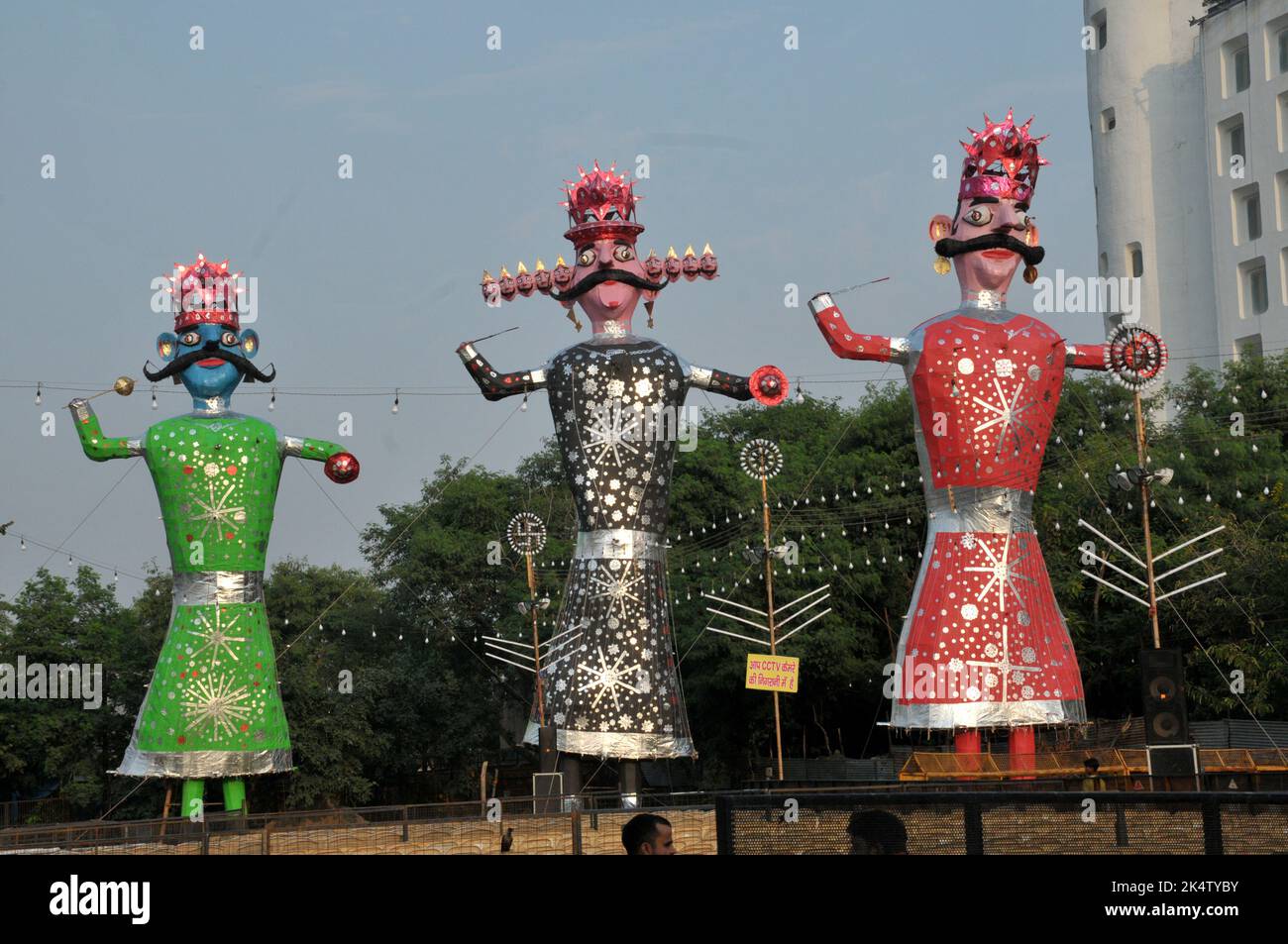 Delhi, New Delhi, India. 4th Oct, 2022. Ravana effigies burnt, to mark ...