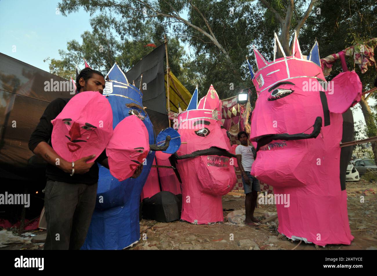 Delhi, New Delhi, India. 4th Oct, 2022. Ravana effigies burnt, to mark ...