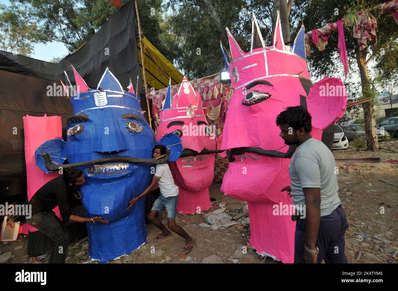 Delhi, New Delhi, India. 4th Oct, 2022. Ravana effigies burnt, to mark ...