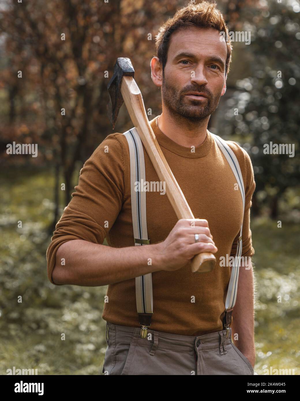 Man with axe hi-res stock photography and images - Alamy