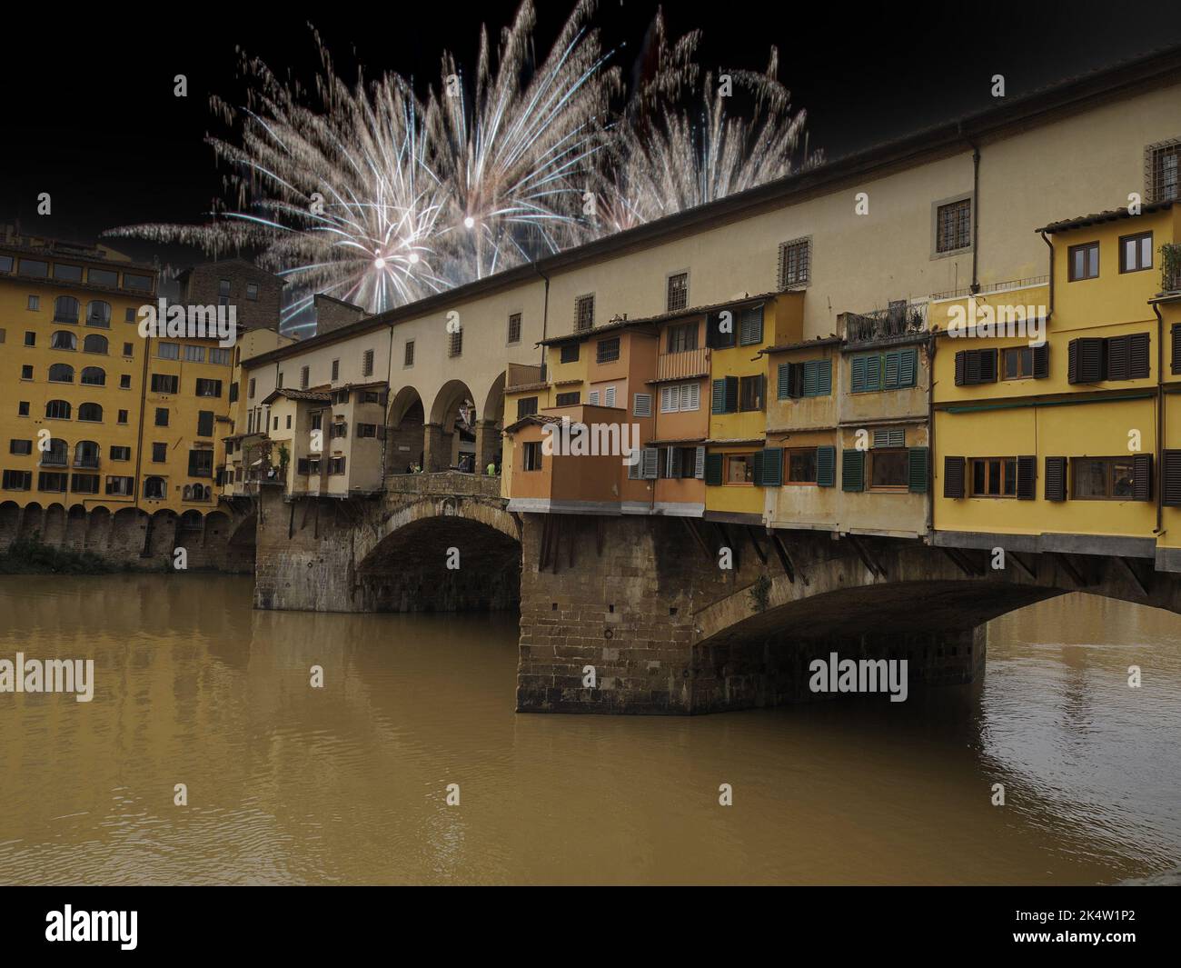 ponte vecchio bridge florence fireworks at night Stock Photo - Alamy