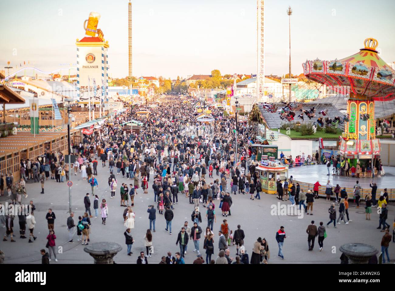 Munich, Germany. 03rd Oct, 2022. Hundreds of thousands visit the ...
