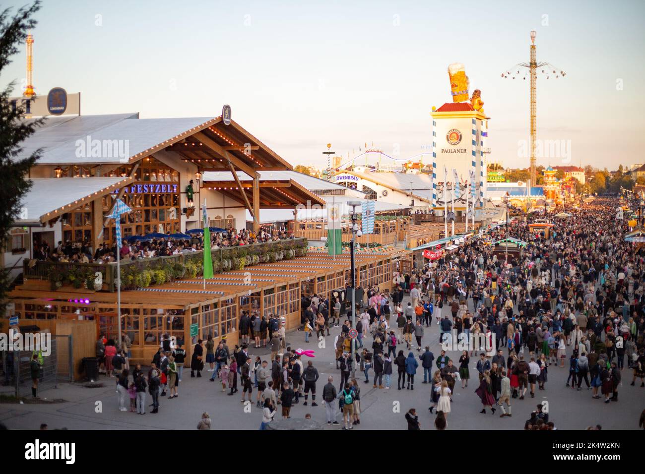 Munich, Germany. 03rd Oct, 2022. Hundreds of thousands visit the ...