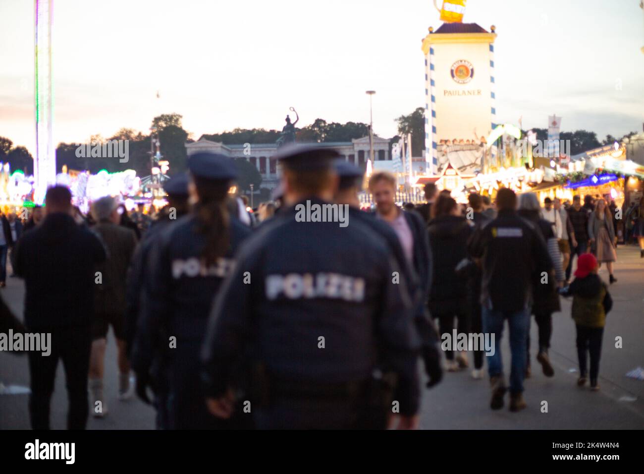 Wiesn Patrol. Hundreds of thousands visit the Oktoberfest 2022 on ...