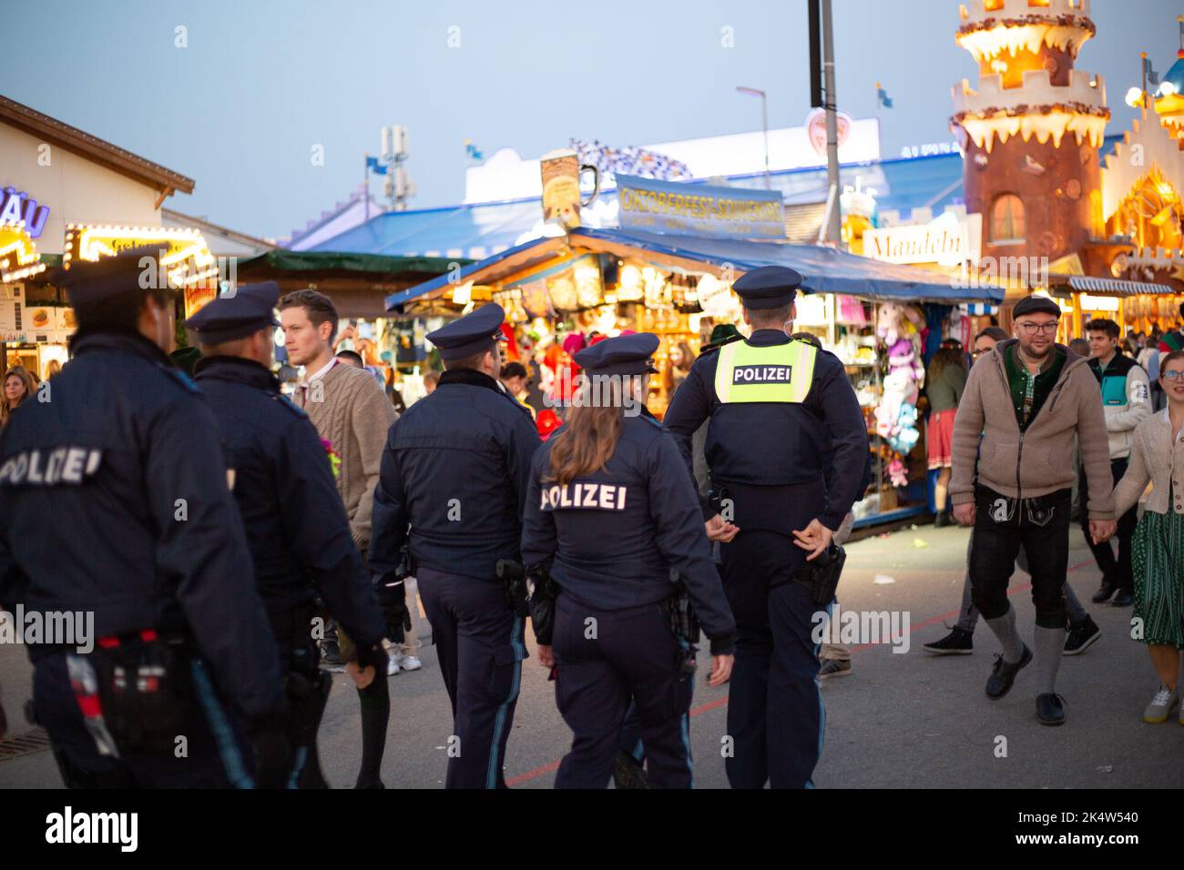 Wiesn Patrol. Hundreds of thousands visit the Oktoberfest 2022 on ...
