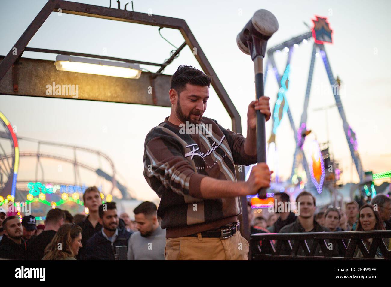 High Striker. Hundreds of thousands visit the Oktoberfest 2022 on ...