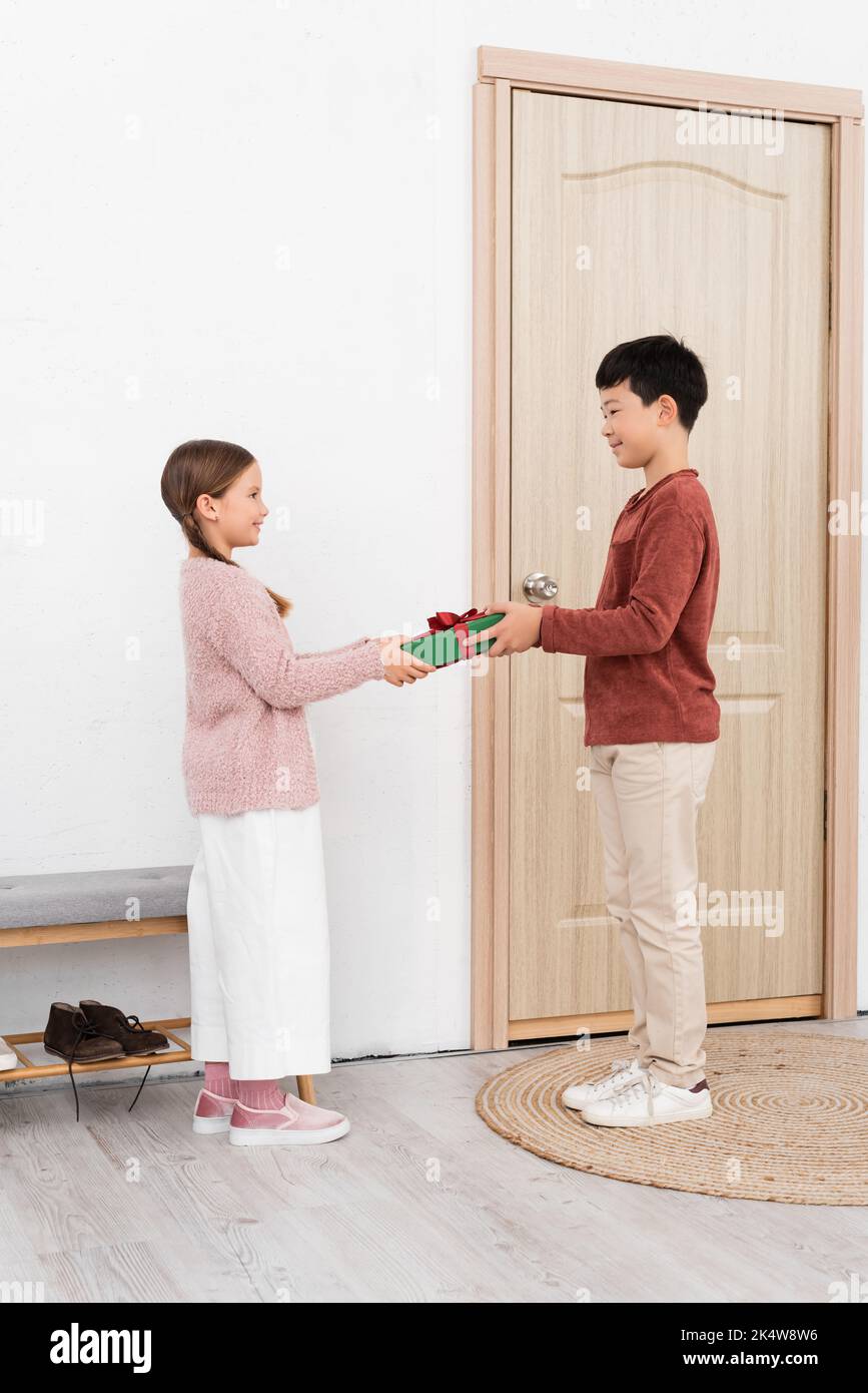 Boy at friends door hi-res stock photography and images - Alamy