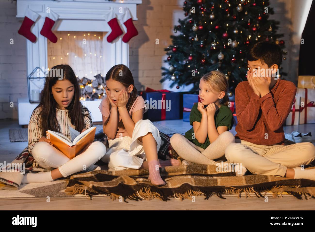 Scared preteen girl hi-res stock photography and images - Alamy