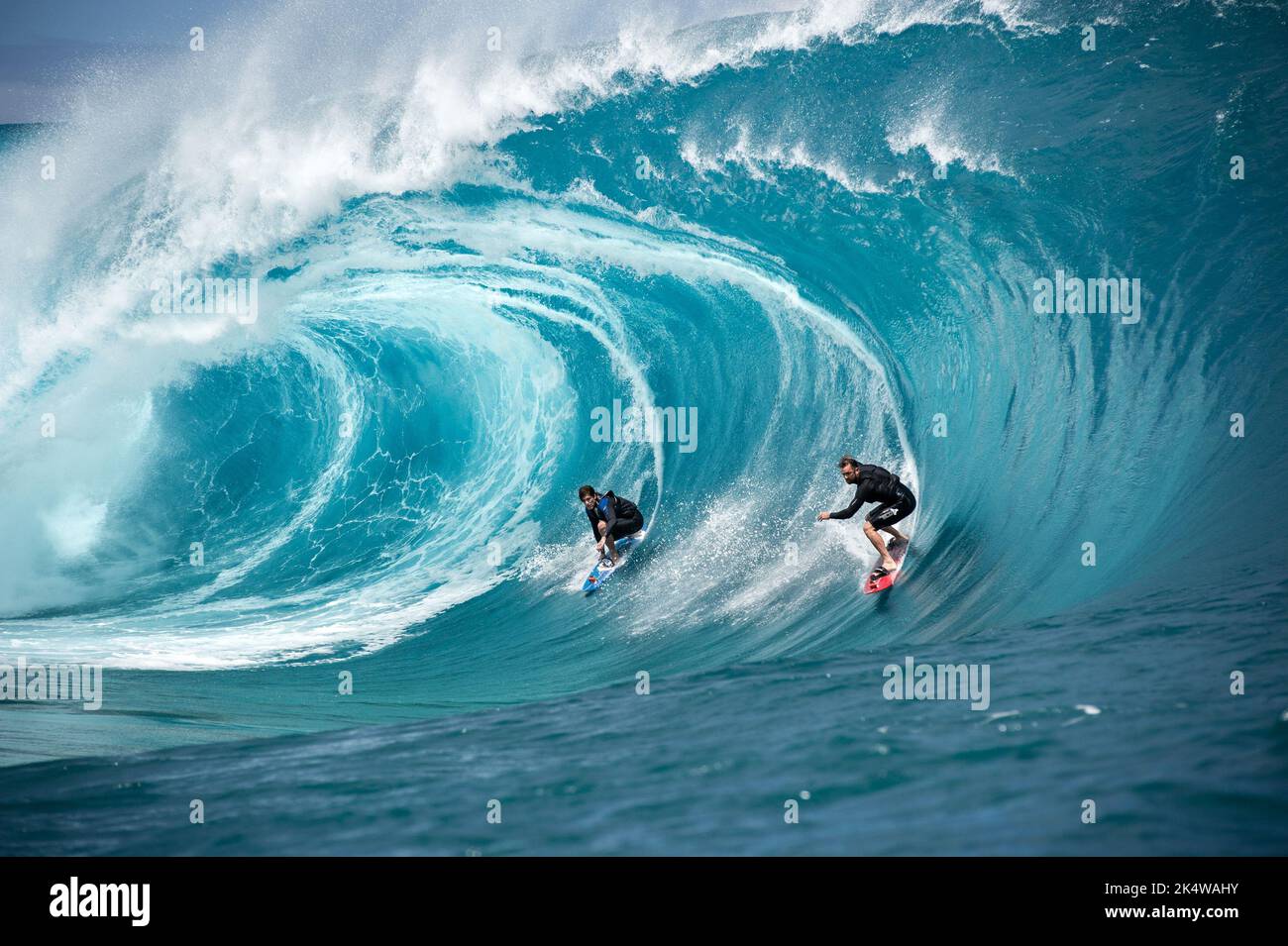 SURFING Hawaïan surfer Bruce Irons and Australian surfer Dylan ...
