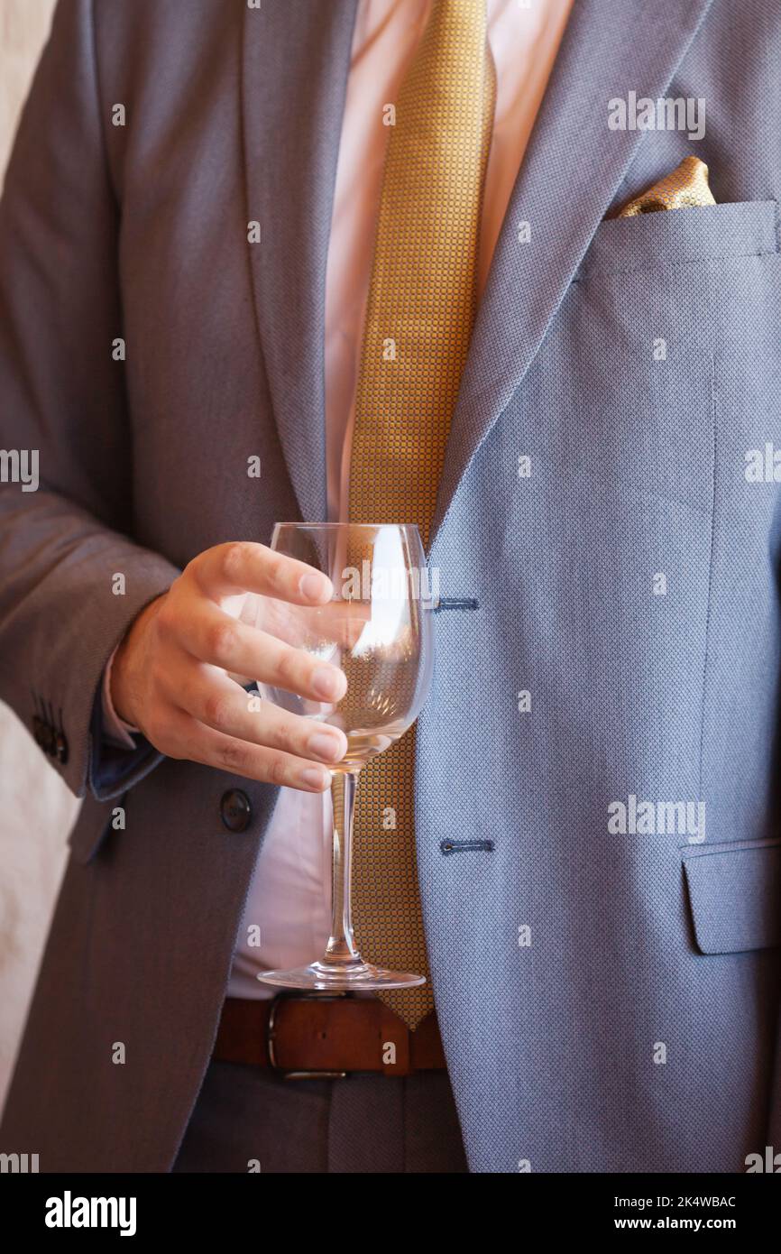 Empty suit hi-res stock photography and images - Alamy