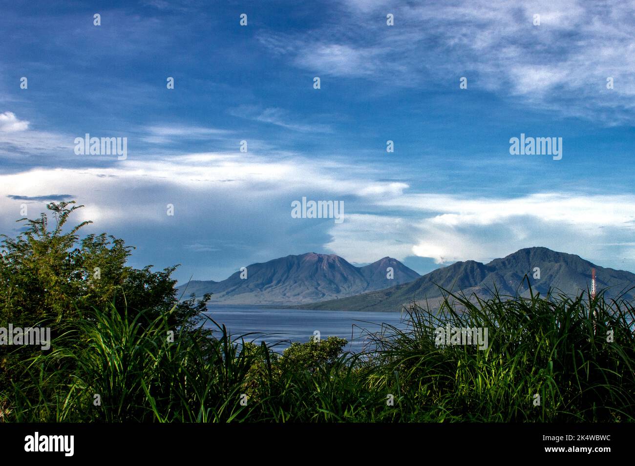 Lewotobi perempuan hi-res stock photography and images - Alamy