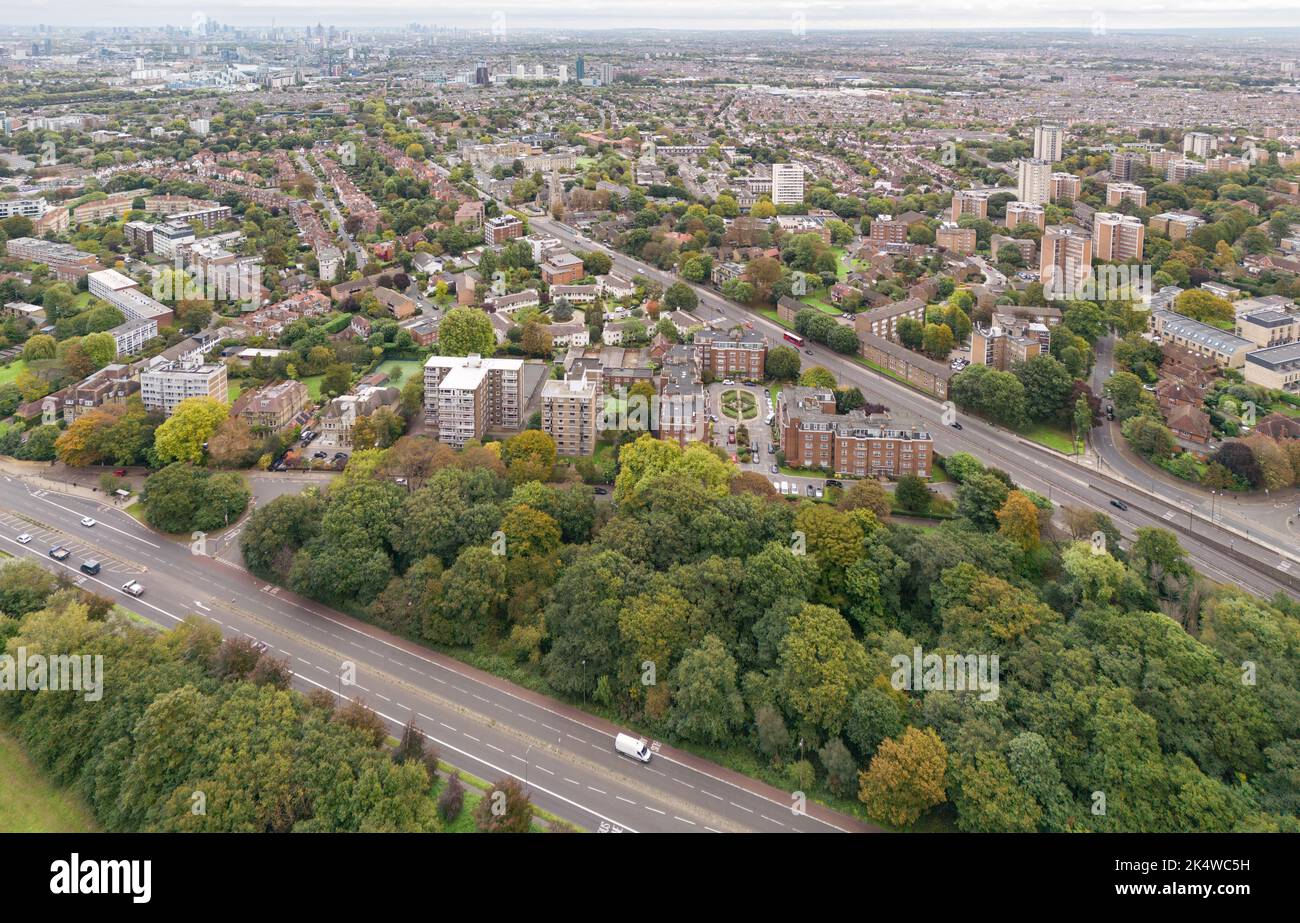 Wimbledon hill road spring hi-res stock photography and images - Alamy